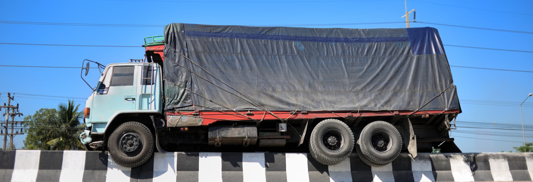 LKW Versicherung über 3,5t • Lastkraftwagenversicherung | RΞVΞ24